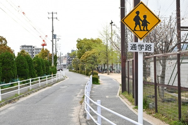 【相談対応Q＆A】通学路にスクールガードを増やしてほしい | 教育業界ニュース「ReseEd（リシード）」